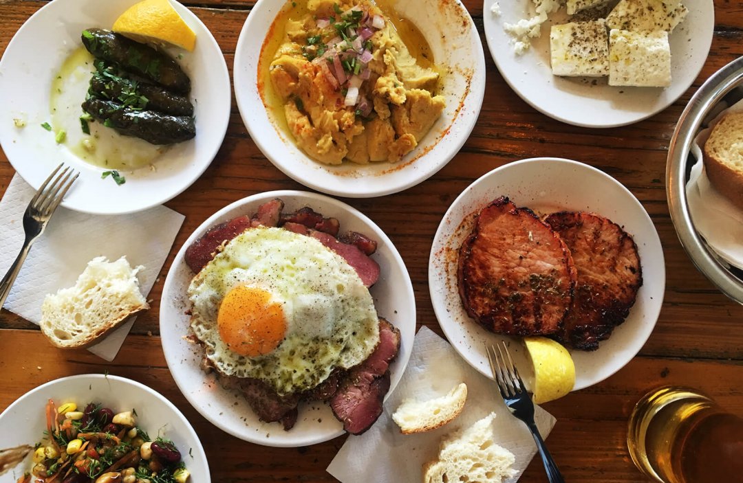 Louis Kafeneio | Restaurants | Official Athens Guide