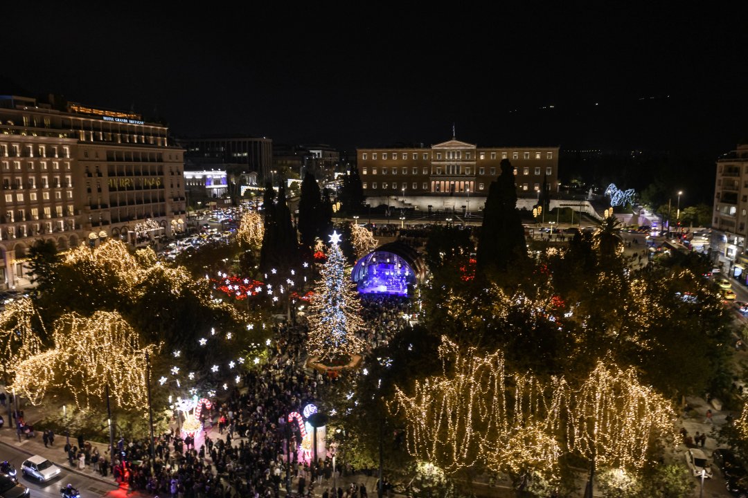 Weihnachten in Athen: Ein Märchen erwacht zum Leben | Offizieller ...