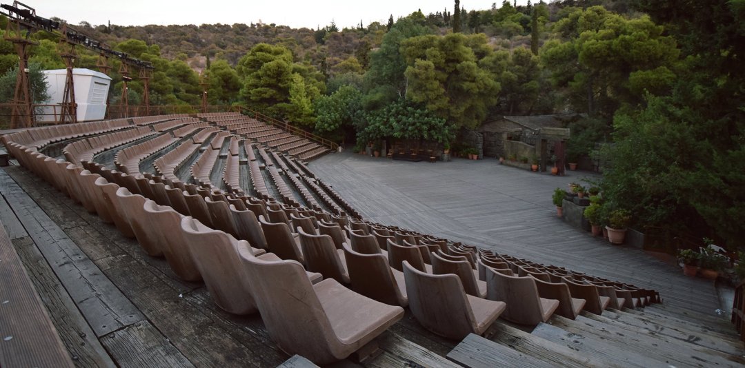 Φ hill Sessions at Dora Stratou Theatre | The Official Athens Guide